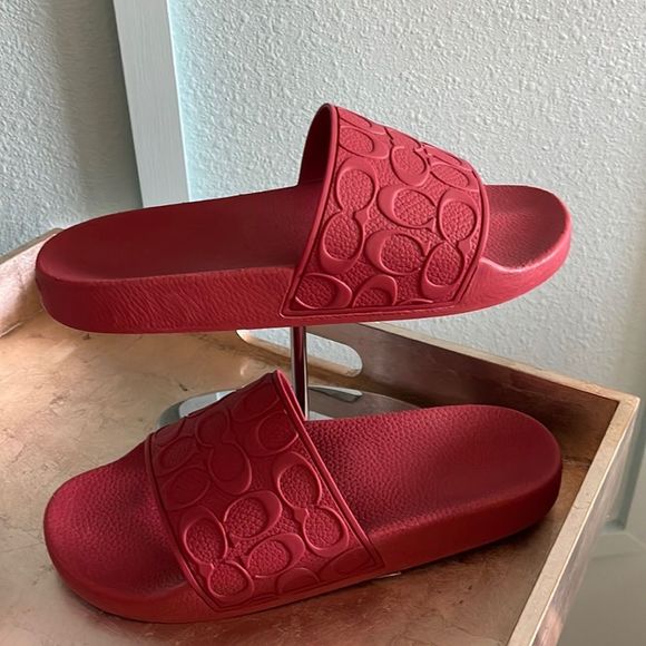 Coach | Shoes | Rare Influencer Color Coach Signature Pool Slides In ...